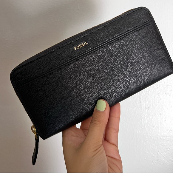 Fossil | Bags | Fossil Black Leather Zip Wallet | Poshmark